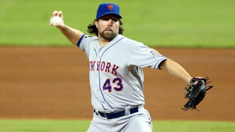 How To Throw A Knuckleball Pitch - Baseball Bible